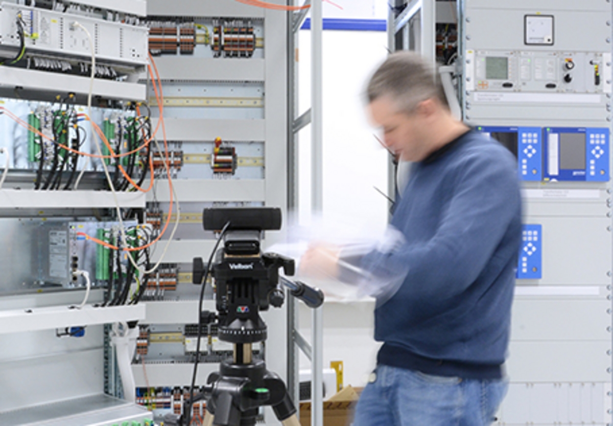 Power Supply: Services | Sprecher Automation
